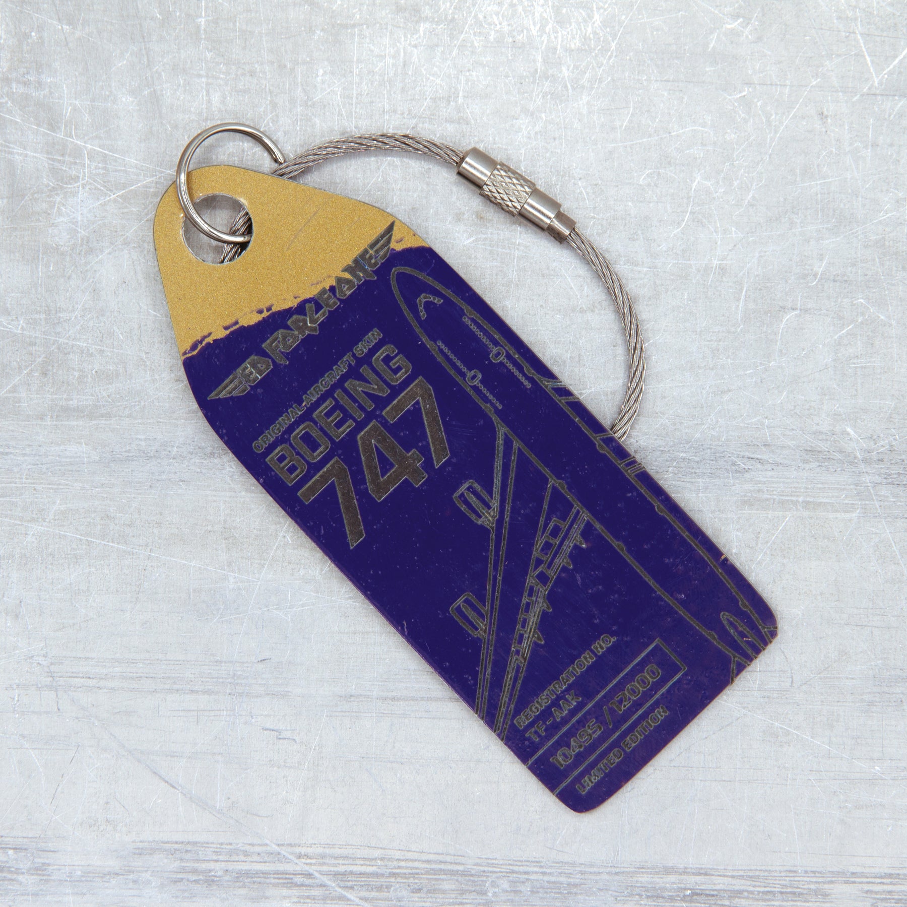 Two colors, one day: Aviationtag Ed Force One in gold and blue