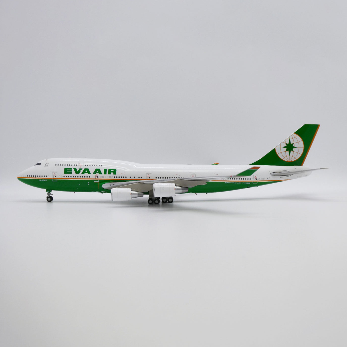 EVA Air Boeing 747-400 Edition 1:200 JC Wings Flugzeugmodell Set